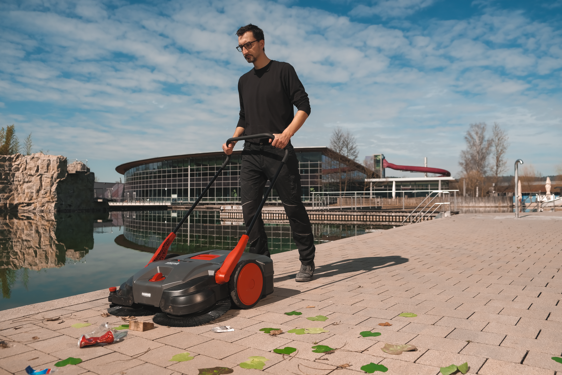 DuroSweep 77 Pro 18V | Herbst2025-2